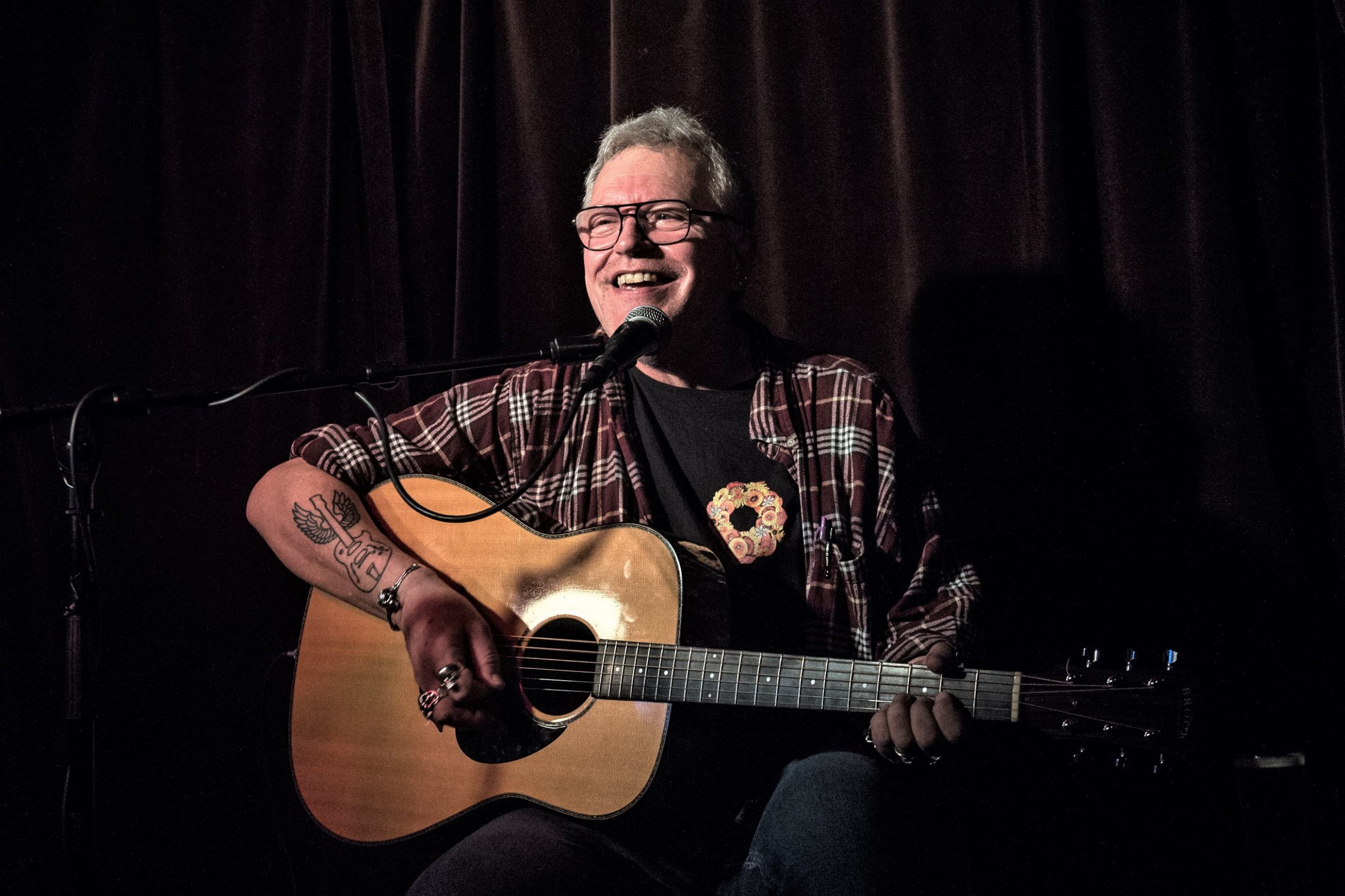 ROBB-JOHNSON-large_for_print-6 EDIT3 smiling - Broadstairs Folk Week